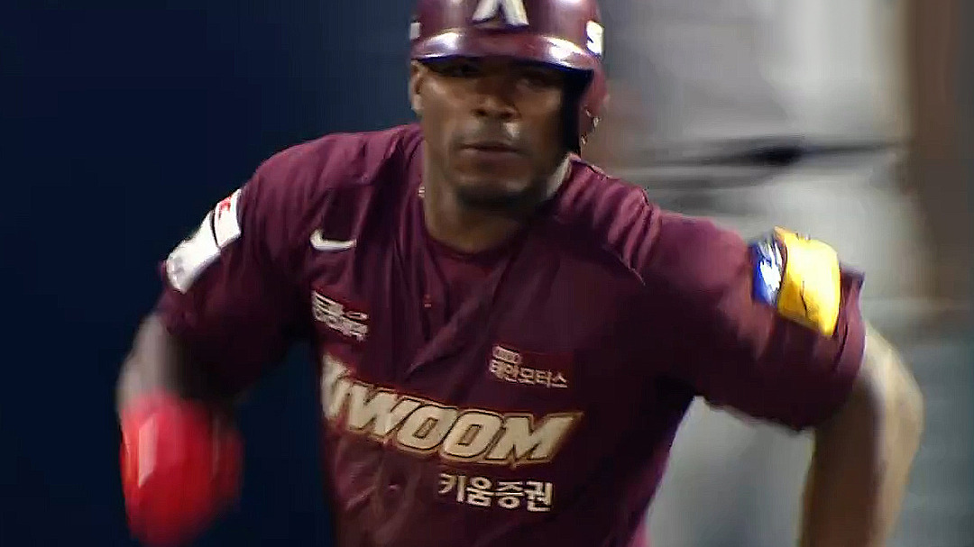 다음스포츠 | [푸이그HL] KBO리그 진출 첫 그라운드 홈런