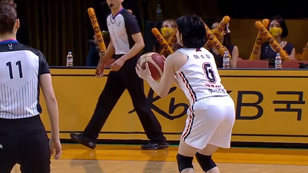 '게임 체인저' 중요한 순간 터지는 이소희의 연속 3점슛 / 4Q | 다음스포츠