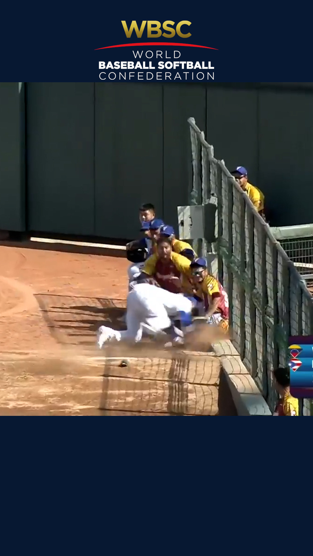 상대편도 놀라게 만든 슈퍼캐치! #WBSC #세계야구소프트볼연맹 #프리미어12 - 오늘의 숏 beta