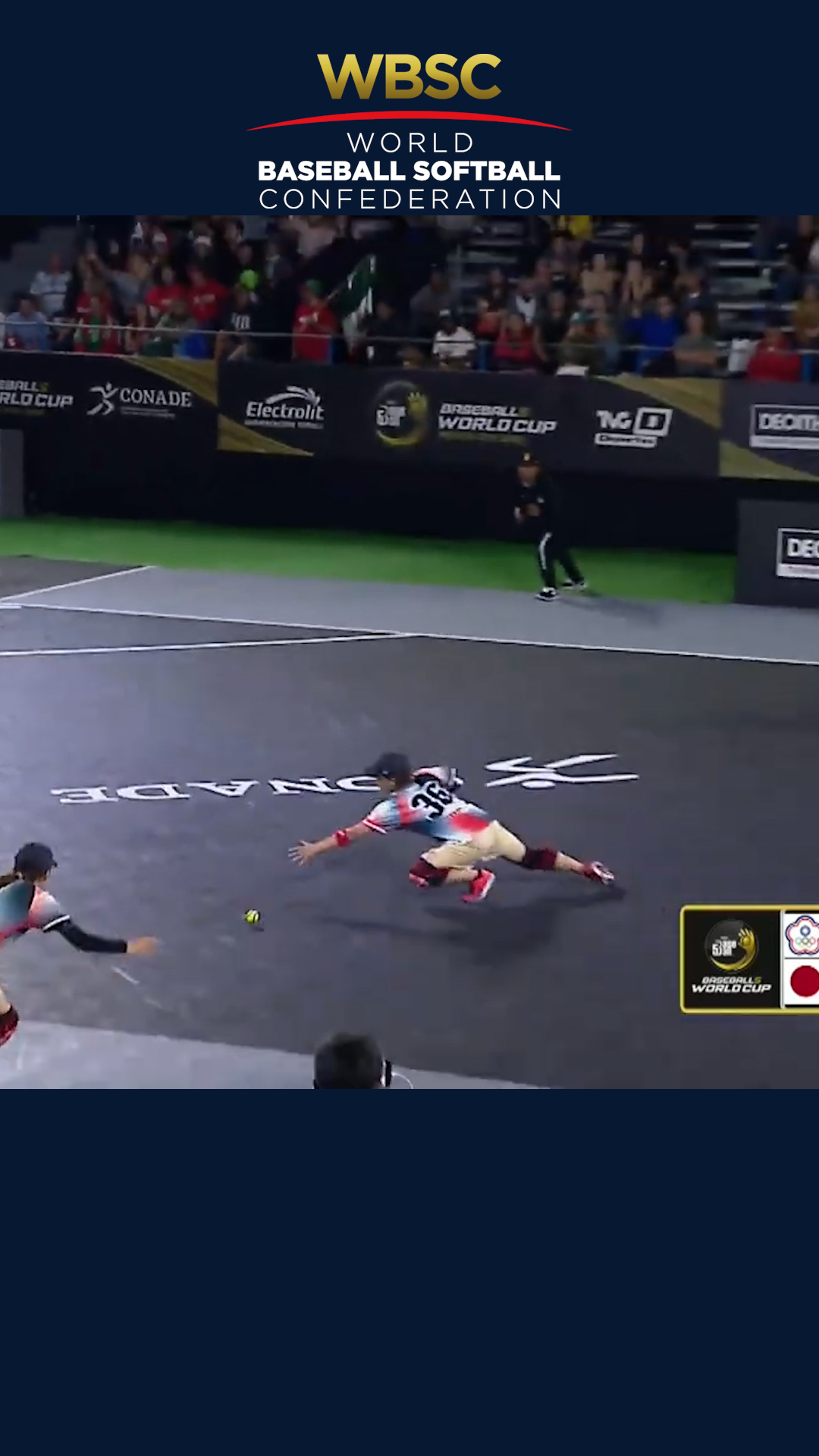 넘어져도 끝까지 포기하면 안되는 이유 #WBSC #세계야구소프트볼연맹 #베이스볼5 #Baseball5 #야구 #주먹야구 #호수비 - 오늘의 숏 beta