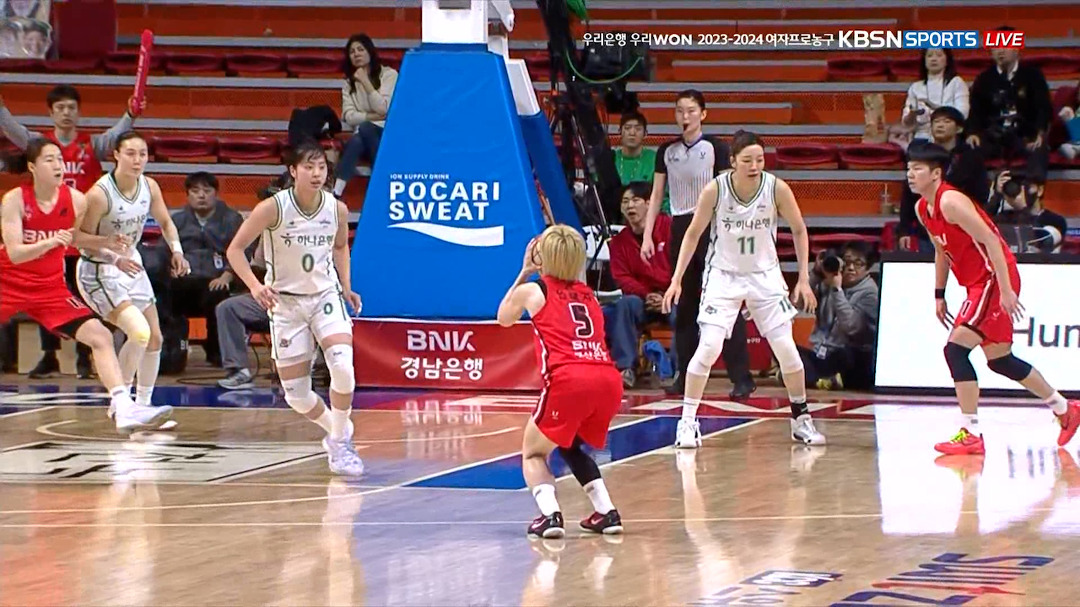 다음스포츠 | '성공률 100퍼센트!' 자석처럼 빨려 들어가는 안혜지의 3점 슛 / 2Q