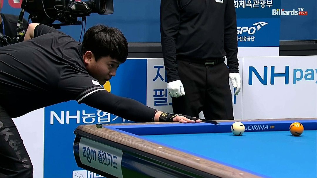 다음스포츠 | 9점 하이런!!3세트도 강동궁을 잡아내는 오태준[NH농협카드 PBA챔피언십 24-25]