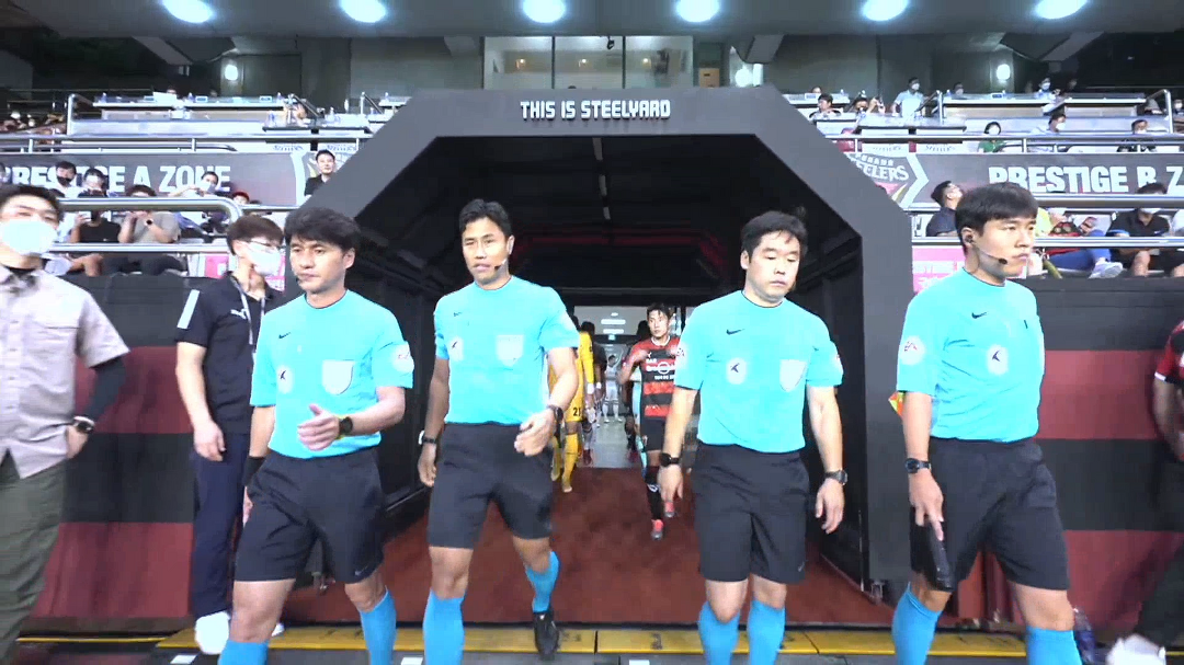 25R 포항 스틸러스 vs FC 서울, 선수 입장 및 소개 | 다음스포츠