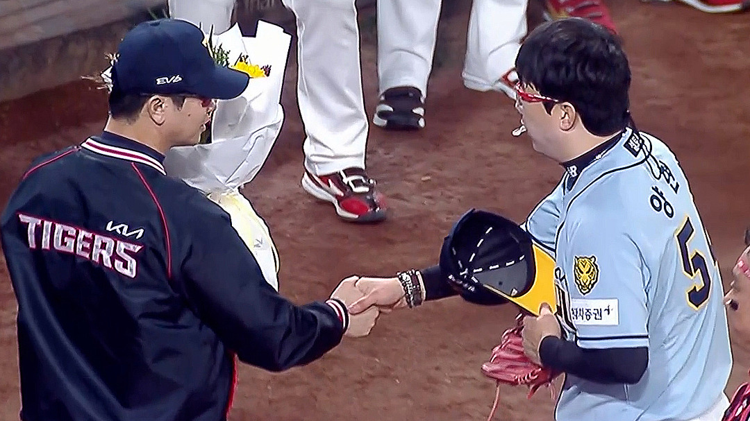 다음스포츠 | 'KBO 최초 9시즌 연속 170이닝' 대기록을 달성한 양현종 / 6회초