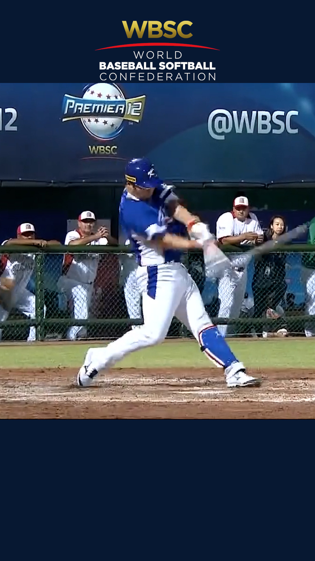 소년팬의 부름에 응답한 박병호 #WBSC #세계야구소프트볼연맹 #프리미어12 #Premier12 #박병호 - 오늘의 숏 beta