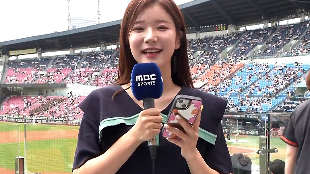 박소영 아나운서가 전하는 잠실 구장 분위기 | 다음스포츠