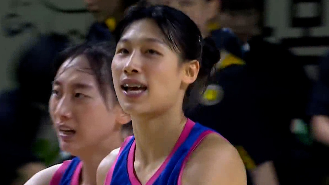 다음스포츠 | '벼락같은 석 점포!' 이해란의 천금 같은 만회슛! / 4Q