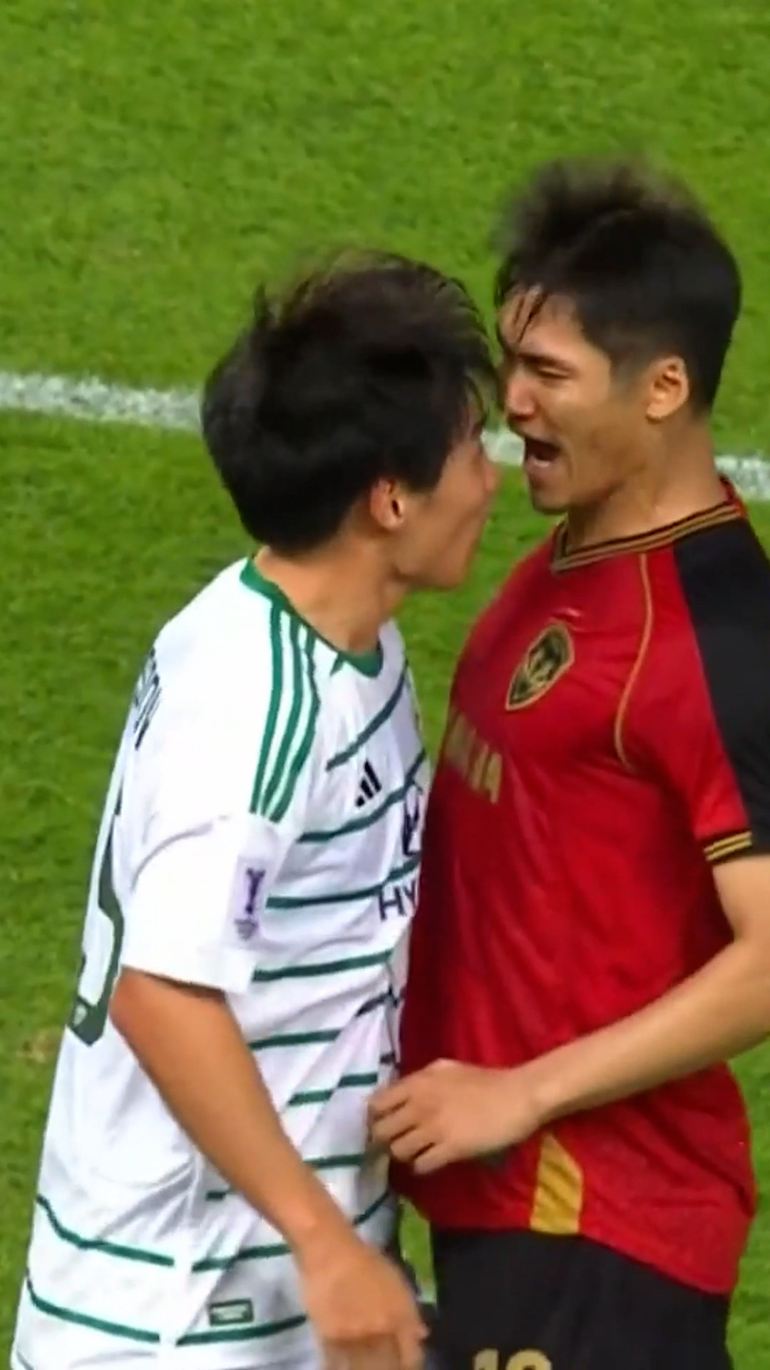 끝나지 않는 신경전 #ACL #신경전 #파울 - 오늘의 숏 beta