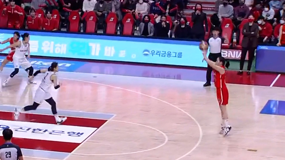 다음스포츠 | '막을 수 없다 이 선수..' 거의 100퍼센트에 가까운 한엄지의 슛 감각 / 2Q
