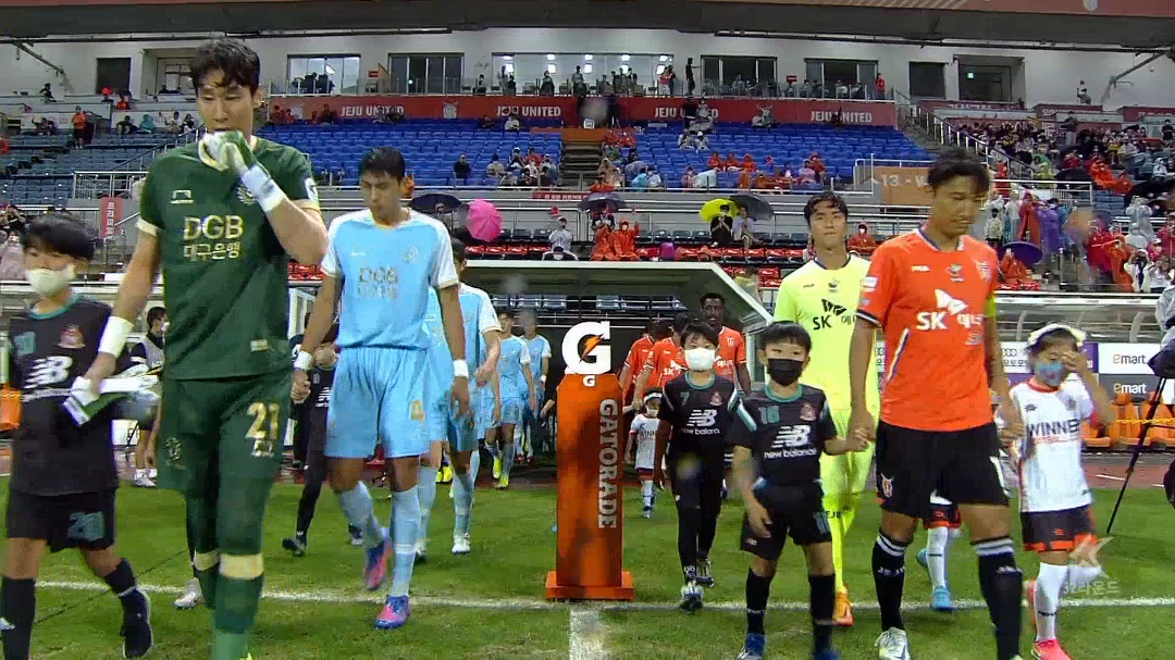 다음스포츠 | 32R 제주 유나이티드 vs 대구 FC, 선수 입장 및 소개