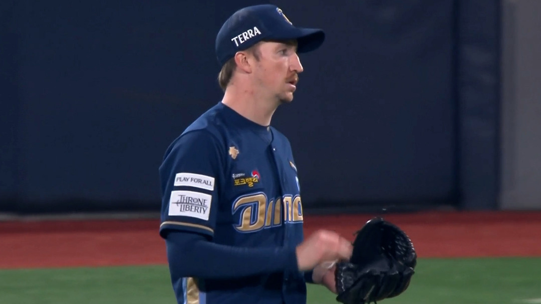 다음스포츠 | '12K' 페디, PO 한 경기 최다 탈삼진 신기록 / 6회말