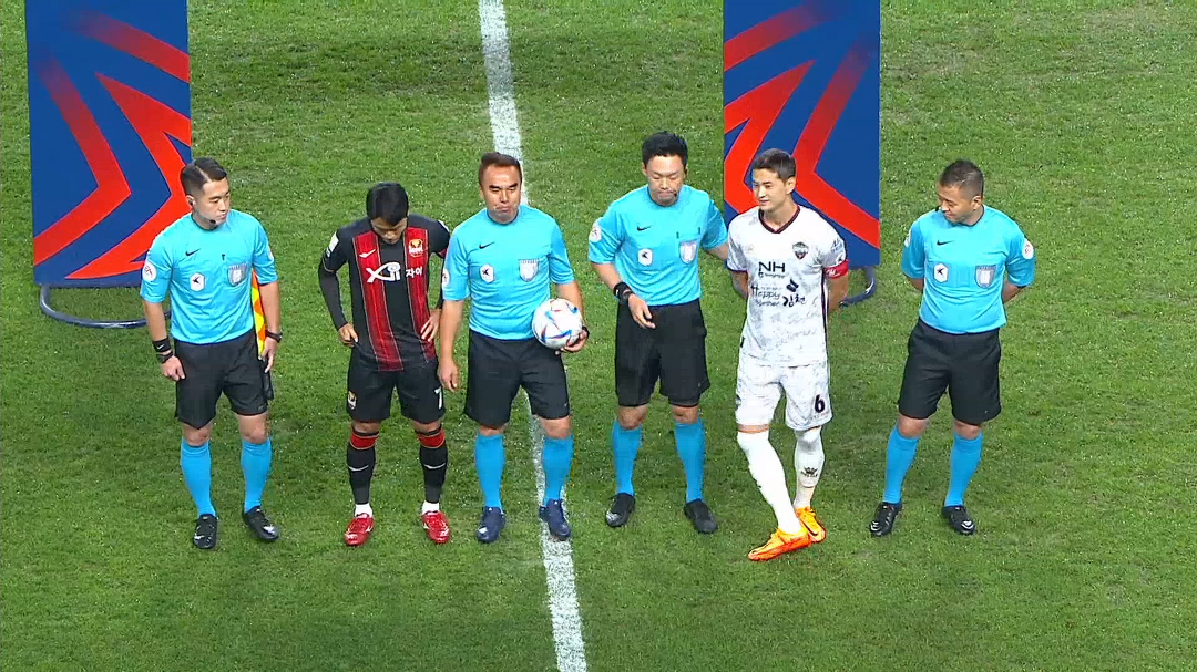 다음스포츠 | 36R FC 서울 vs 김천 상무, 선수 입장 및 소개