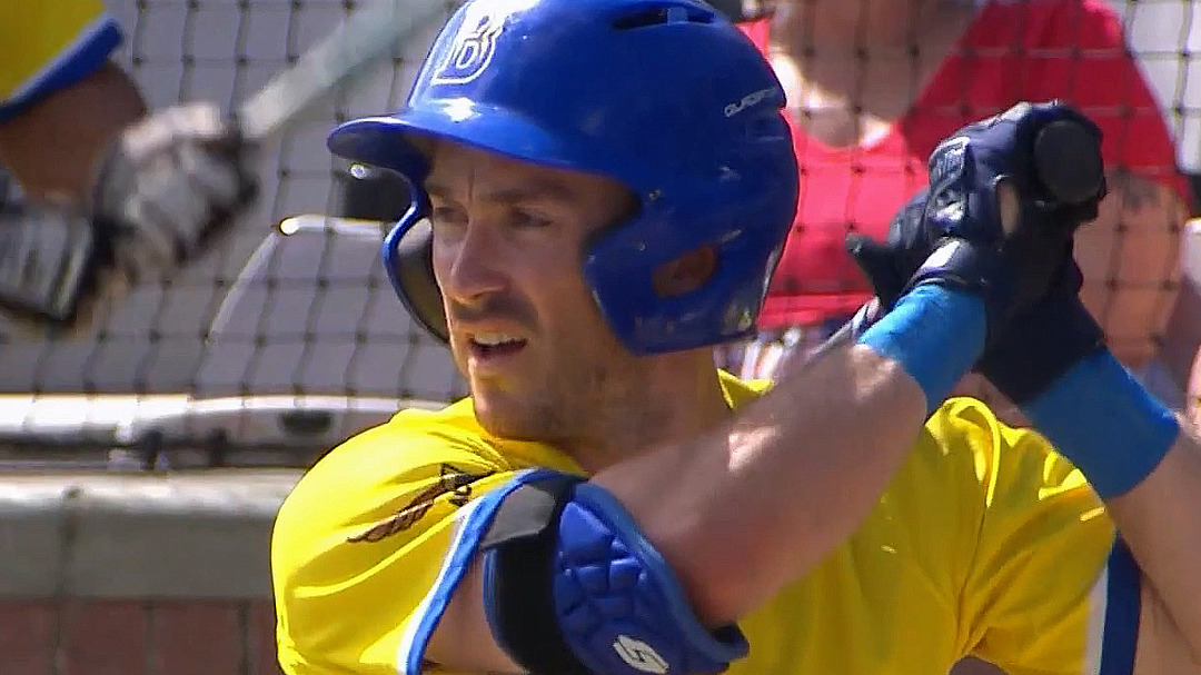 다음스포츠 | 로건 웨이드, 선취점 올리는 2타점 적시타 / 1회말