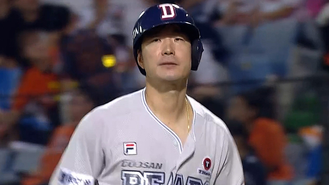 다음스포츠 | 김재호, 두 자릿수 득점 완성하는 땅볼 / 5회초