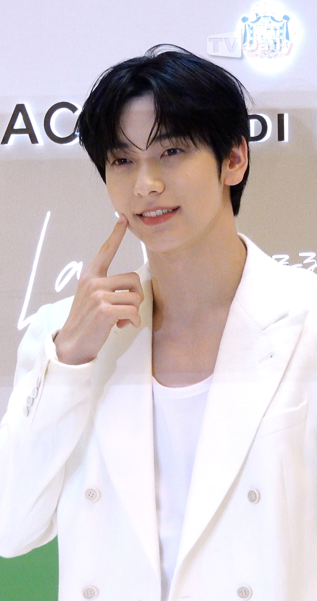#TXT #수빈 백마 탄 왕자님 등장🤍 하룰라라 직행 비주얼 #SOOBIN #투모로우바이투게더 #포토타임 #phototime # ...